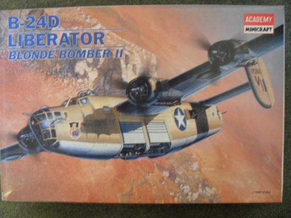 ACADEMY 1/72 2135 B-24D LIBERATOR BLONDE BOMBER II Model Kit
