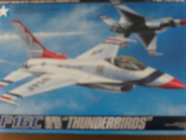 TAMIYA Models | TAMIYA 61102 F-16C BLOCK 32/52 THUNDERBIRDS