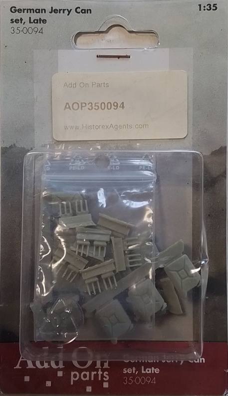 AOP350094 GERMAN JERRY CAN SET, LATE