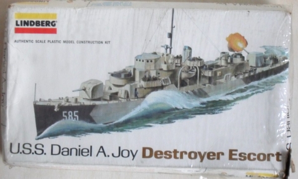 LINDBERG 2218 USS DANIEL A. JOY Model Kit