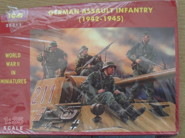 ICM 1/35 35311 GERMAN ASSAULT INFANTRY 1942-45 Military Model Kit