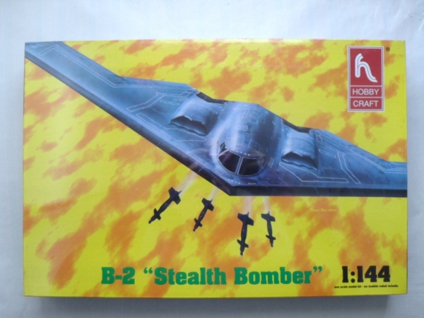 HOBBYCRAFT 1/144 1281 B-2 STEALTH BOMBER Model Kit