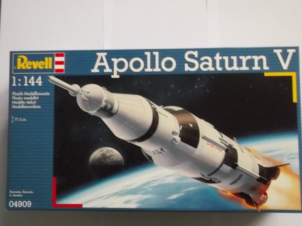 REVELL Models | REVELL 04909 APOLLO SATURN V | Model Kits