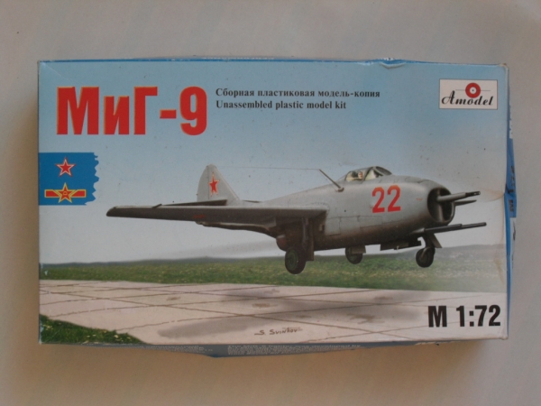 A MODEL 1/72 72006 MiG-9 Model Kit