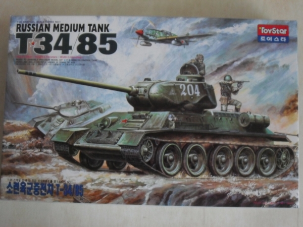 TOYSTAR 1/25 TS012 T34/85 Military Model Kit