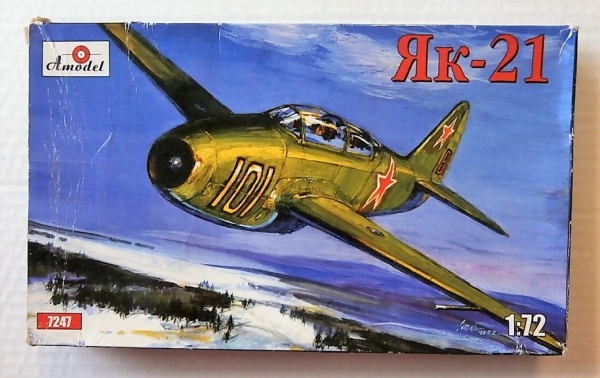 A MODEL 1/72 7247 YAK-21 Model Kit