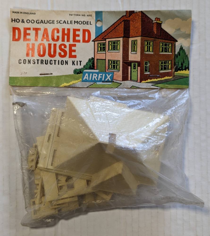 AIRFIX Models | AIRFIX 4002 DETACHED HOUSE | Model Kits