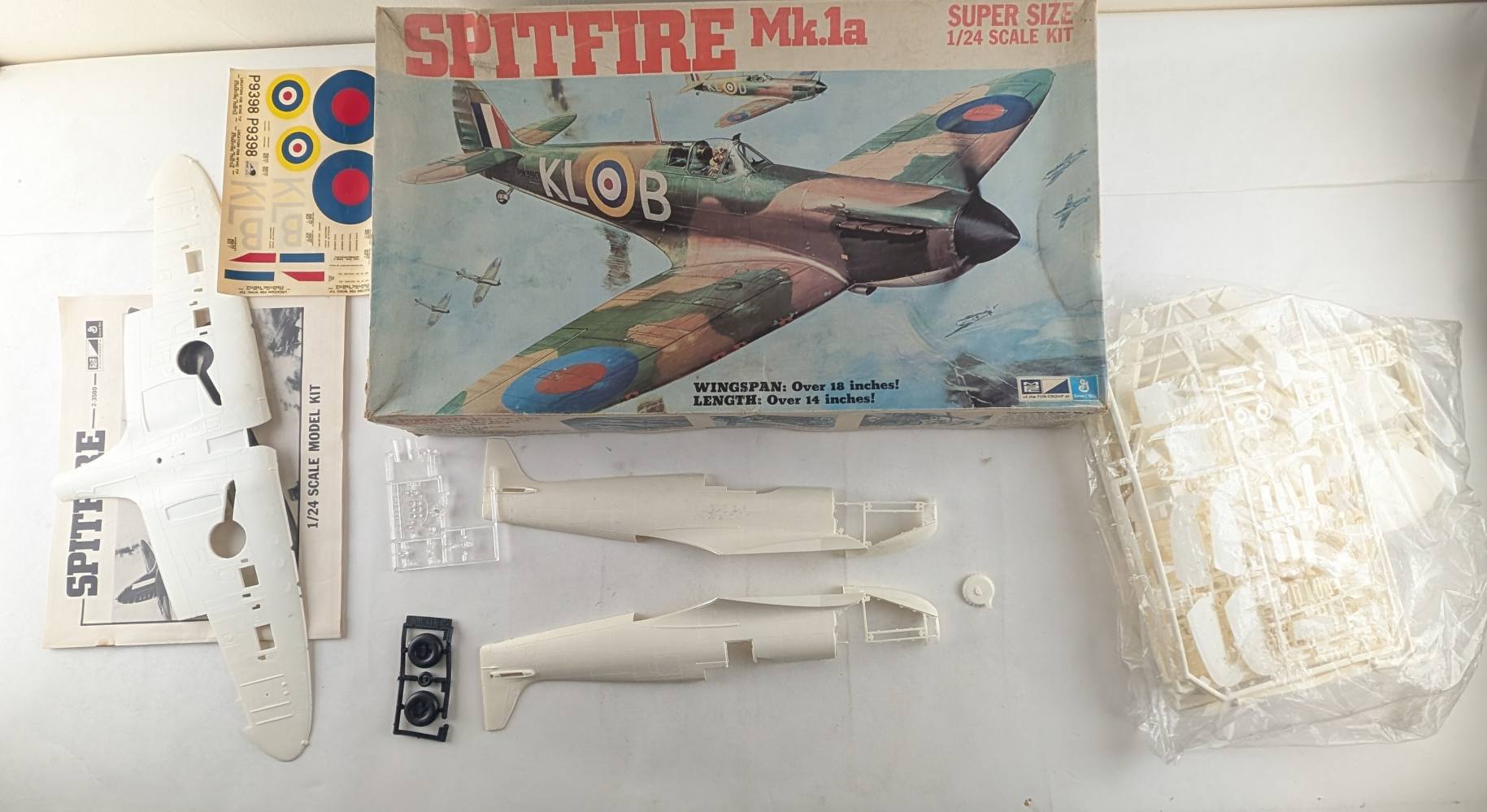 MPC 3500 SPITFIRE MK.1A (CRACKED DECALS)