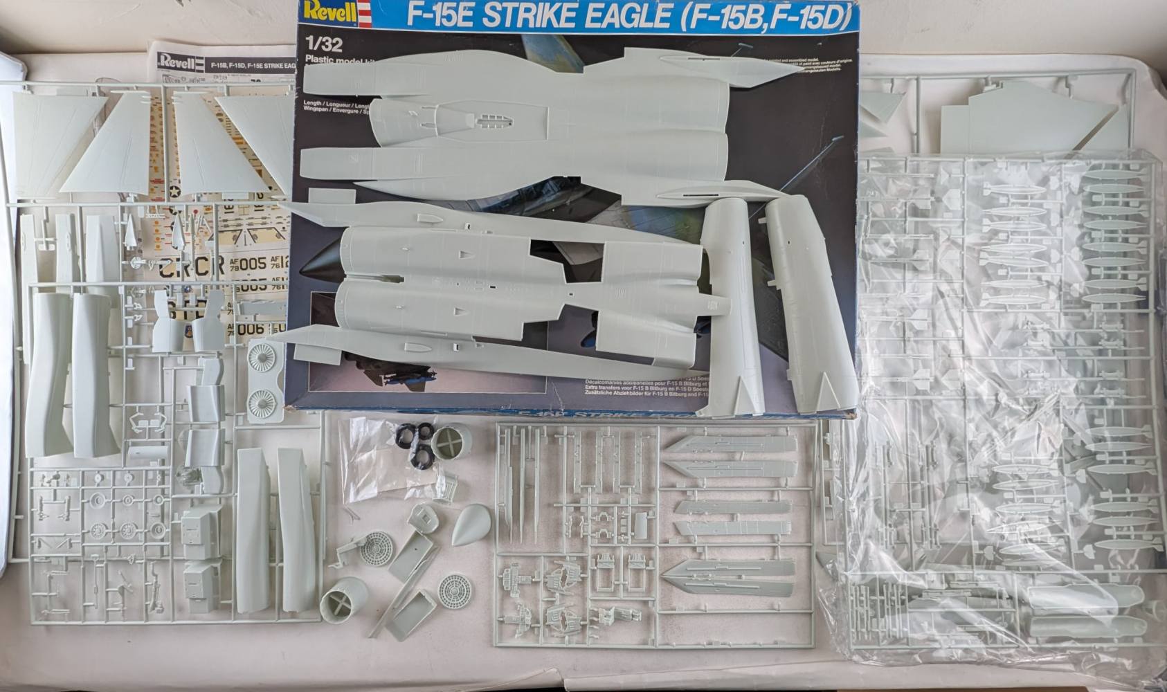 REVELL 4719 F-15E STRIKE EAGLE F-15B F-15D (INCOMPLETE)