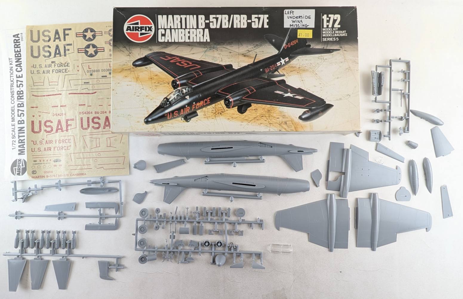 AIRFIX 5018 MARTIN B-57B/RB-57E CANBERRA (LEFT UNDERSIDE WING MISSING)