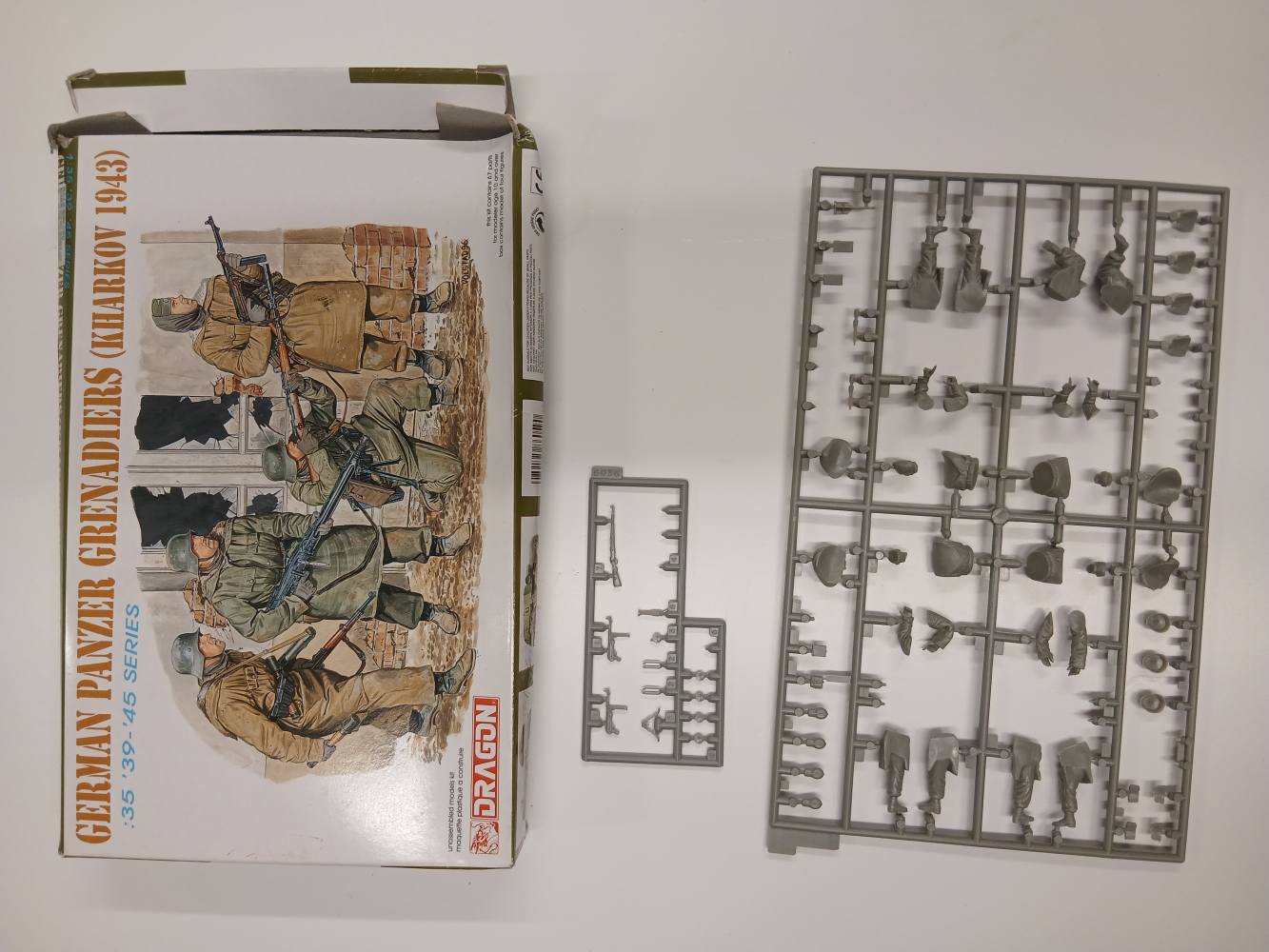 DRAGON 6059 GERMAN PANZER GRENADIERS (KHARKOV 1943) (INCOMPLETE)