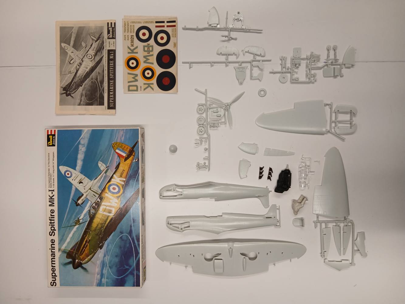 REVELL H-282 SUPERMARINE SPITFIRE MK-1 (STARTED)