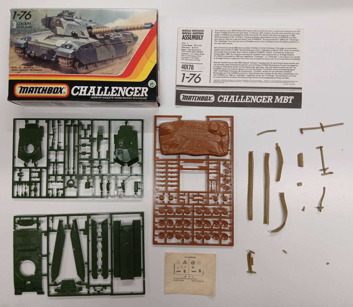 MATCHBOX 40178 CHALLENGER MBT (BROKEN TRACKS)