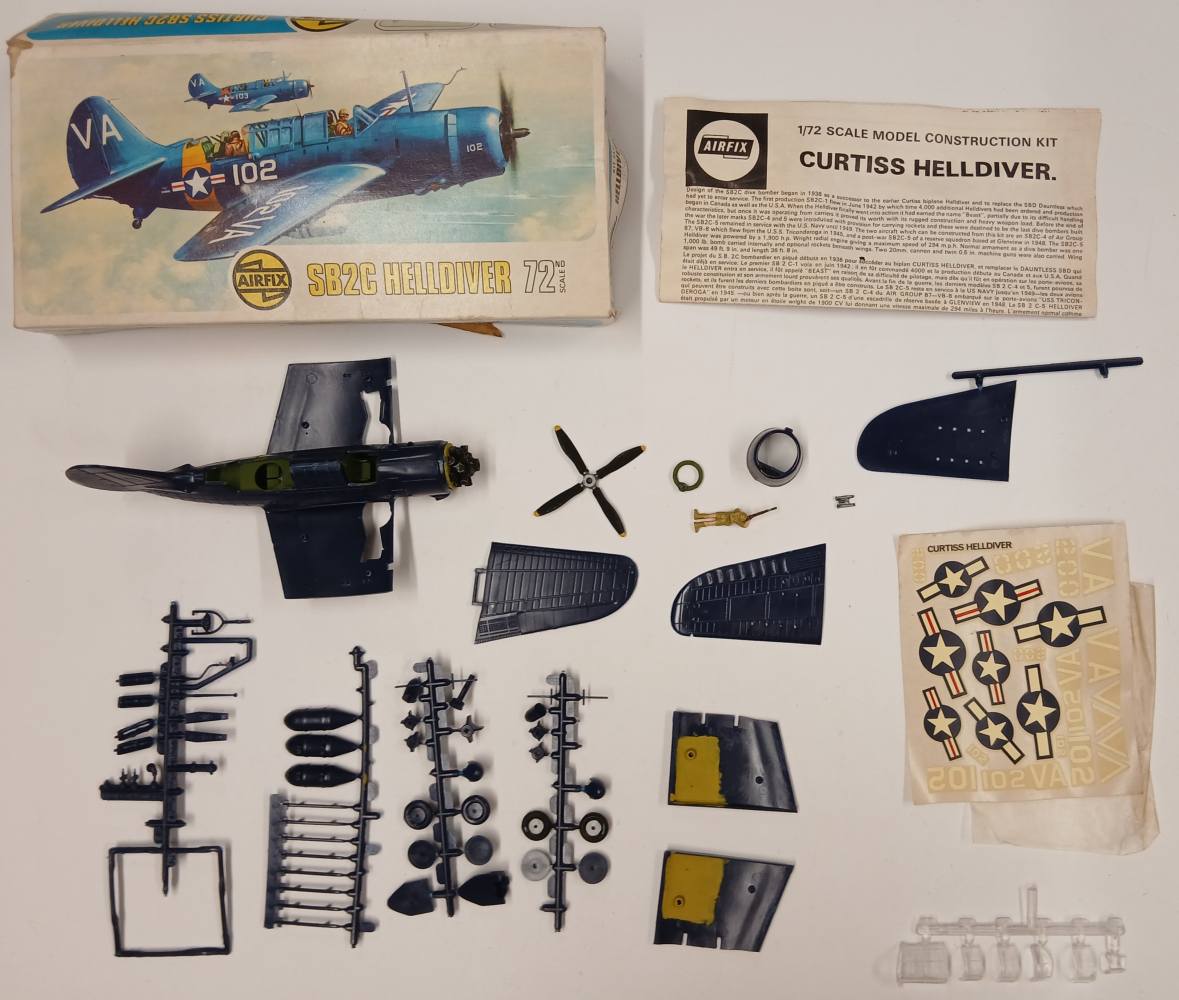 AIRFIX 02031 CURTISS SB2C HELLDIVER (STARTED)