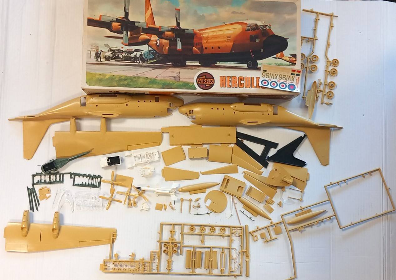 AIRFIX 08001 LOCKHEED C130K HERCULES WITH BLOODHOUND (STARTED)